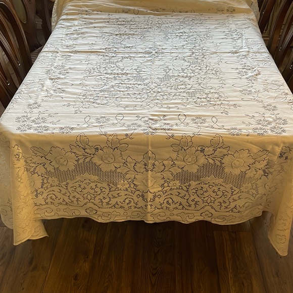 Vintage | Dining | Vtg Off White Color Lace Tablecloth Floral Patern ...
